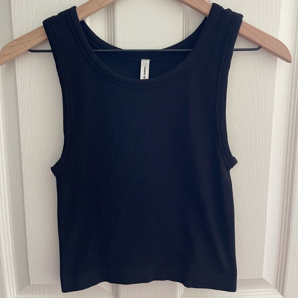 Aritzia | Tops | Aritzia Sunday Best Ribbed Crew Tank | Poshmark